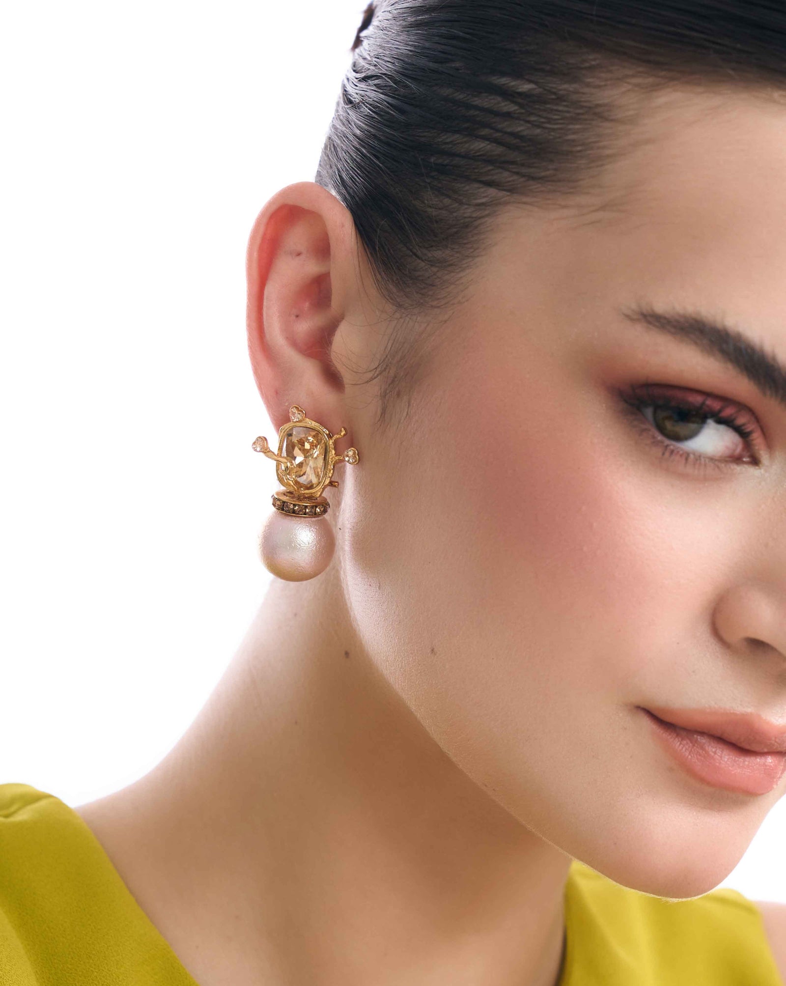 Shop Latest Fashion Earring for Women Online - Amama