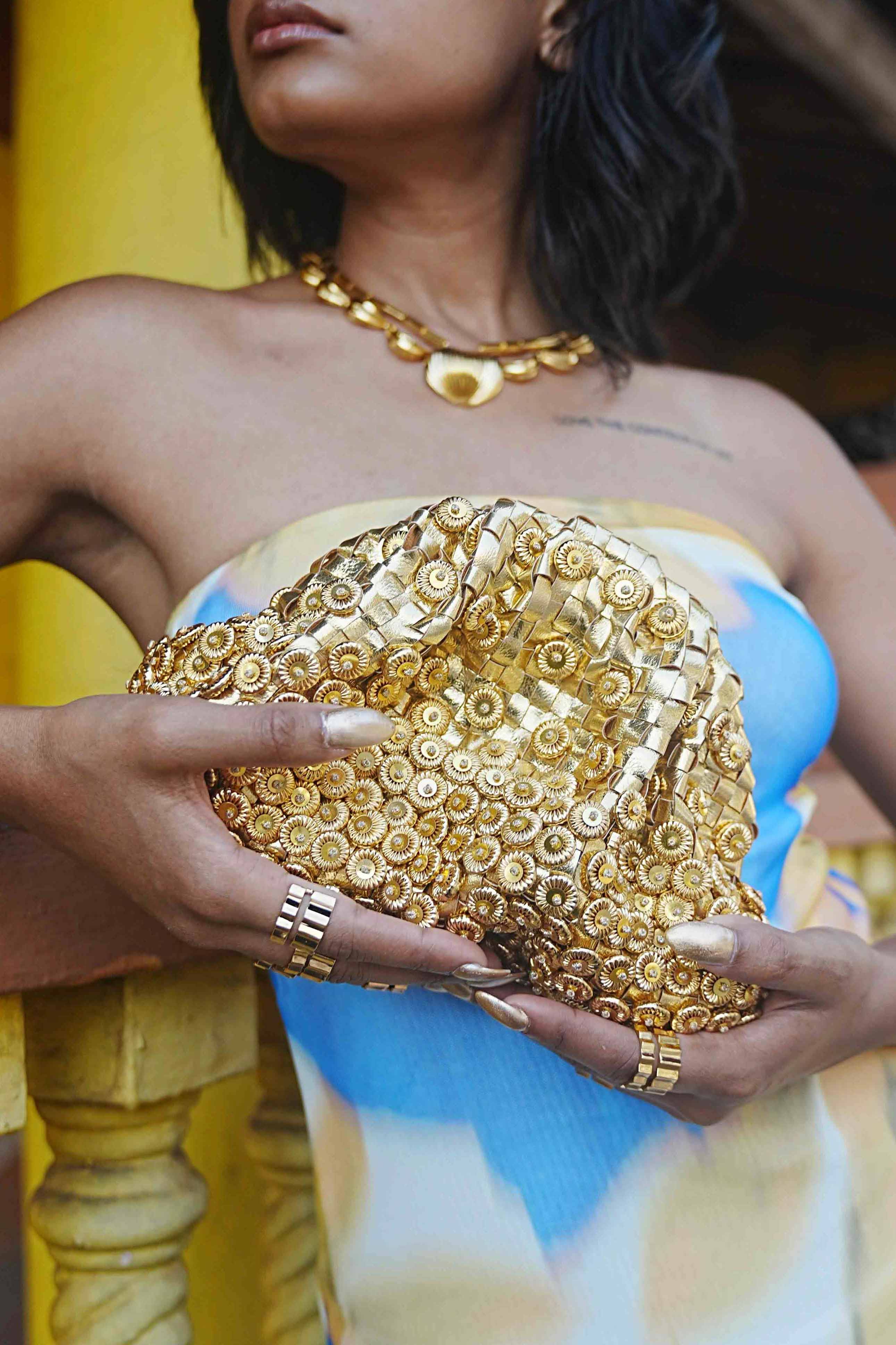 SLING BAGS – Amama