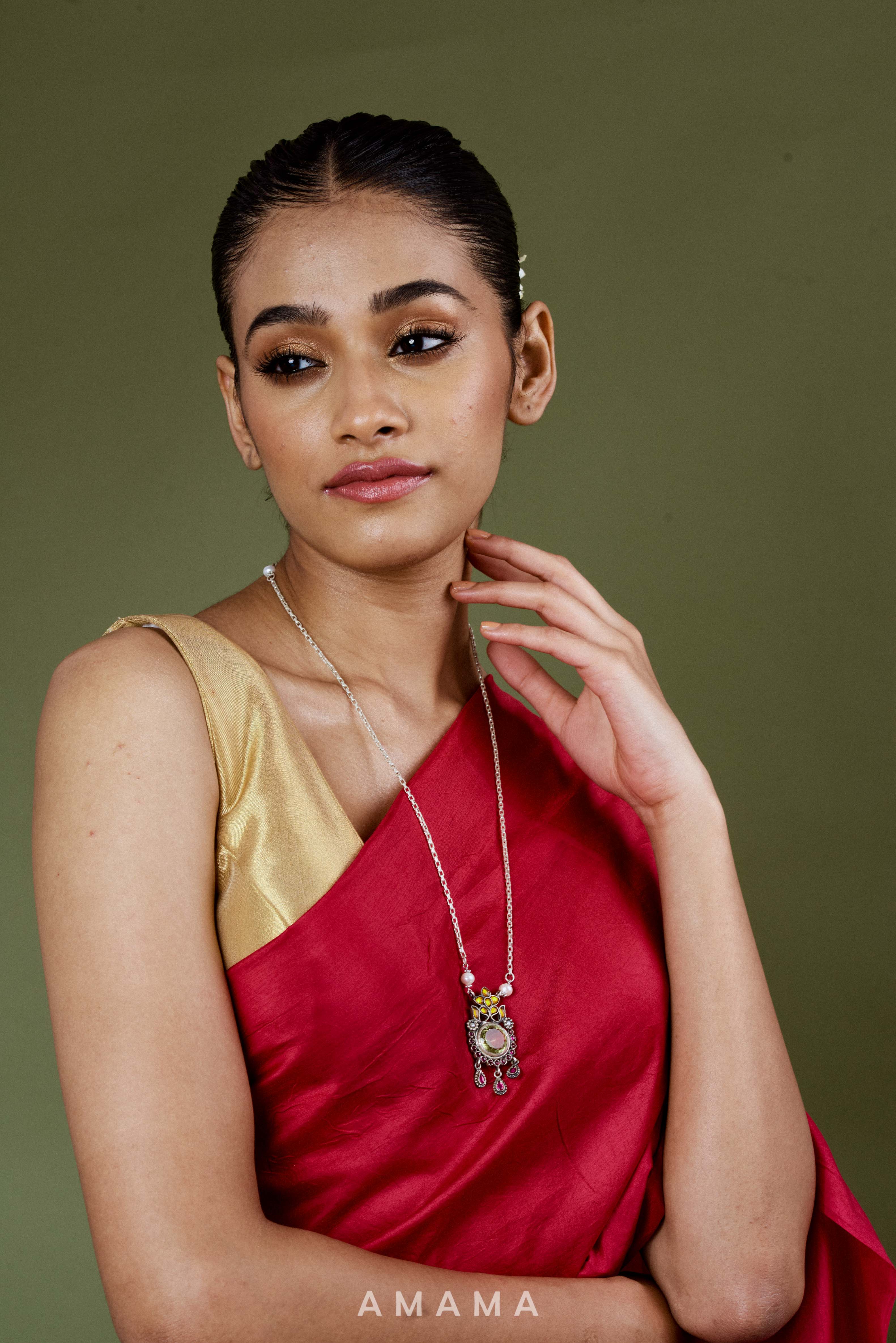 Ria Pendant – Amama